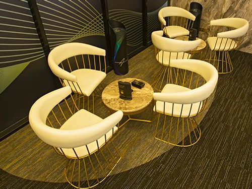 Buy Here Now Lounge - LoungeReview.com